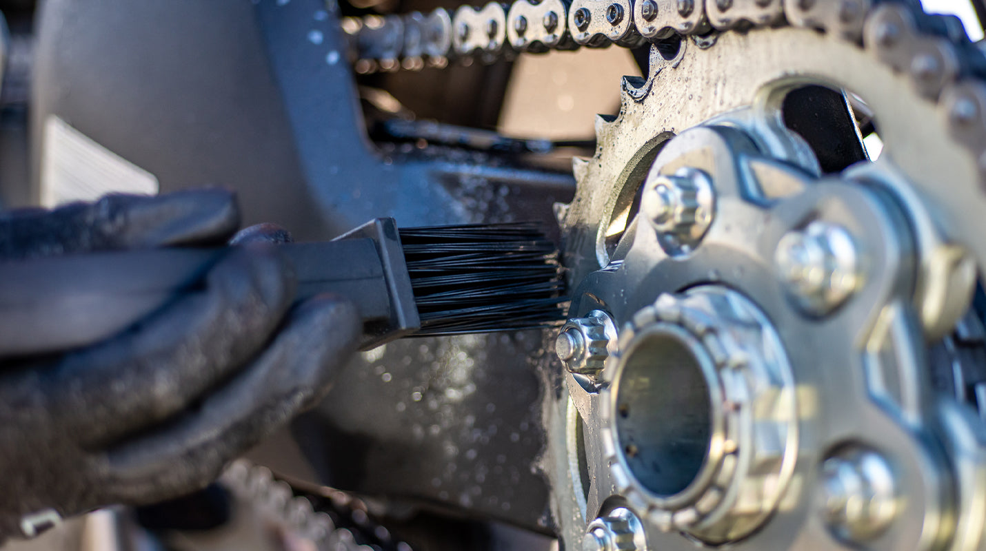 Motorcycle Chain Brush | Motorcycle - Clean | Muc-Off UK